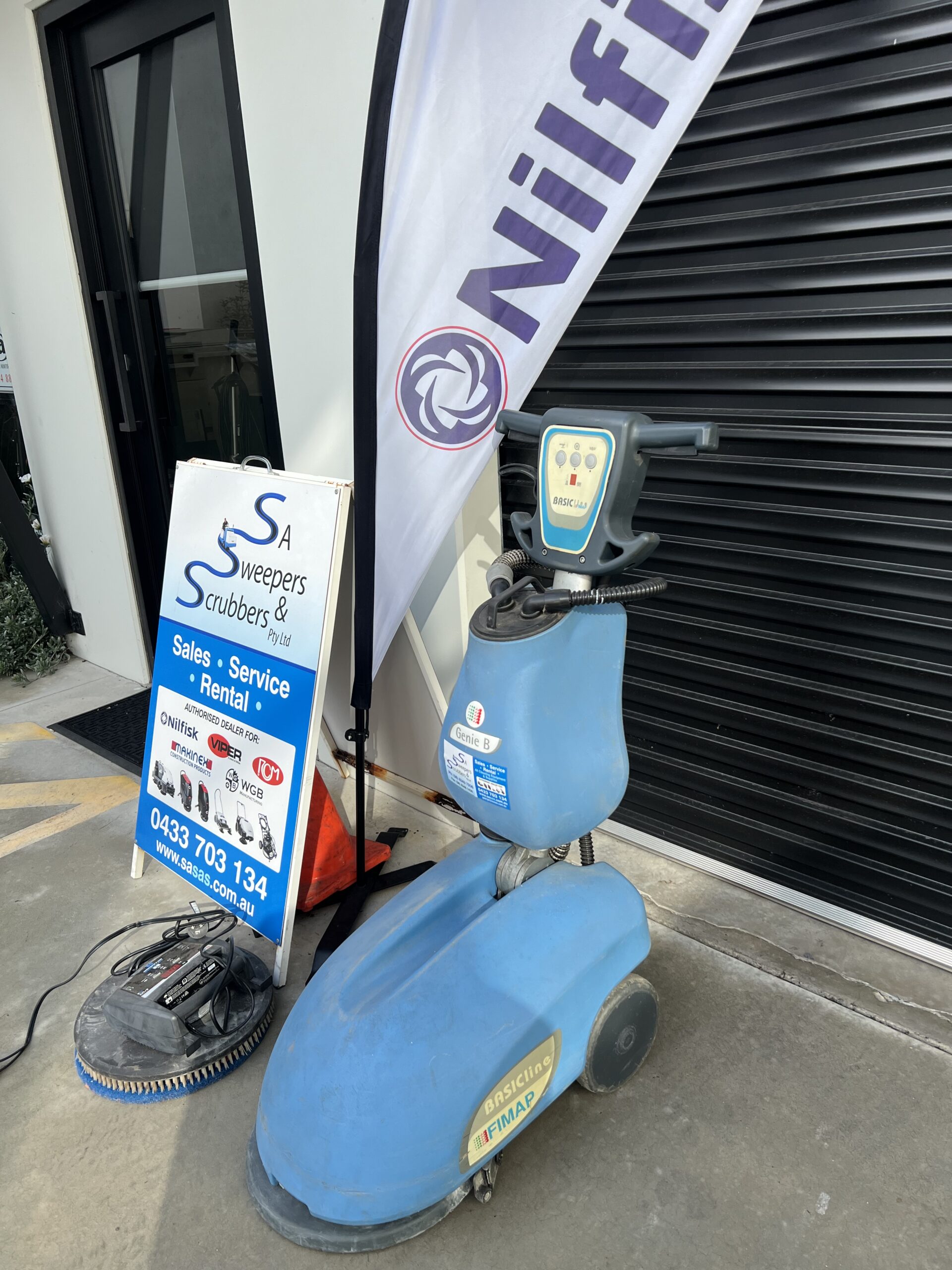 Conquest Genie B Battery Scrubber 38cm - SA Sweepers & Scrubbers Pty Ltd