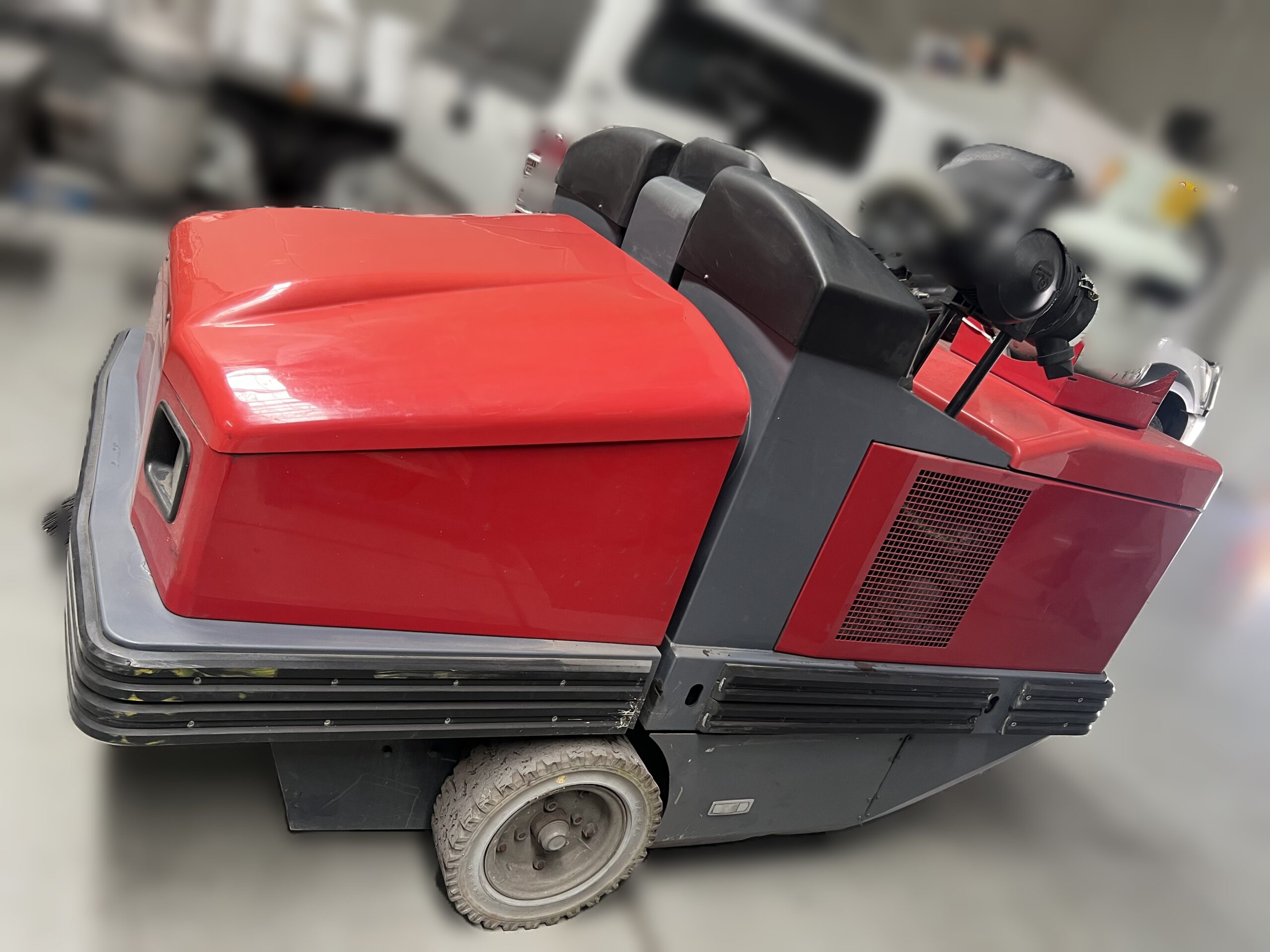 Fiorentini UFB34 / S34 ride on Sweeper - SA Sweepers & Scrubbers Pty Ltd